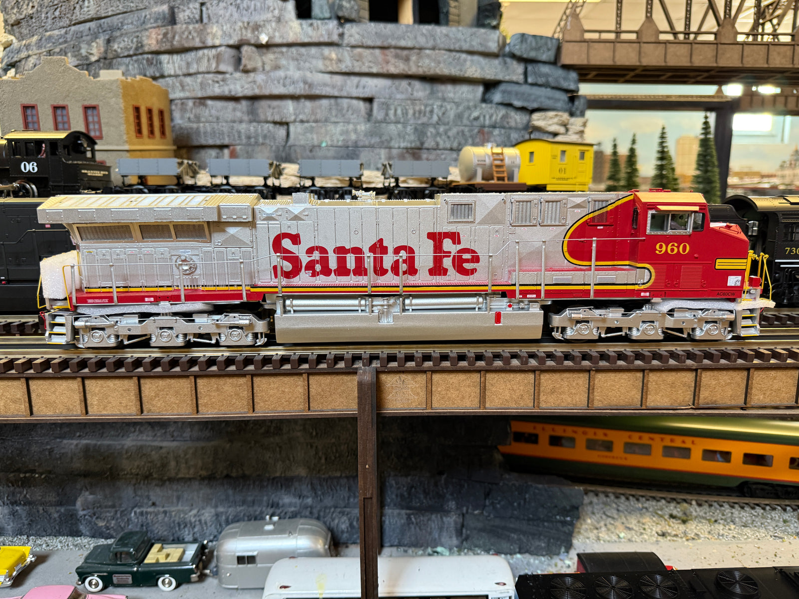 MTH 20-21907-1 - AC6000 Diesel Engine "Santa Fe" #960 w/ PS3 - Custom ...
