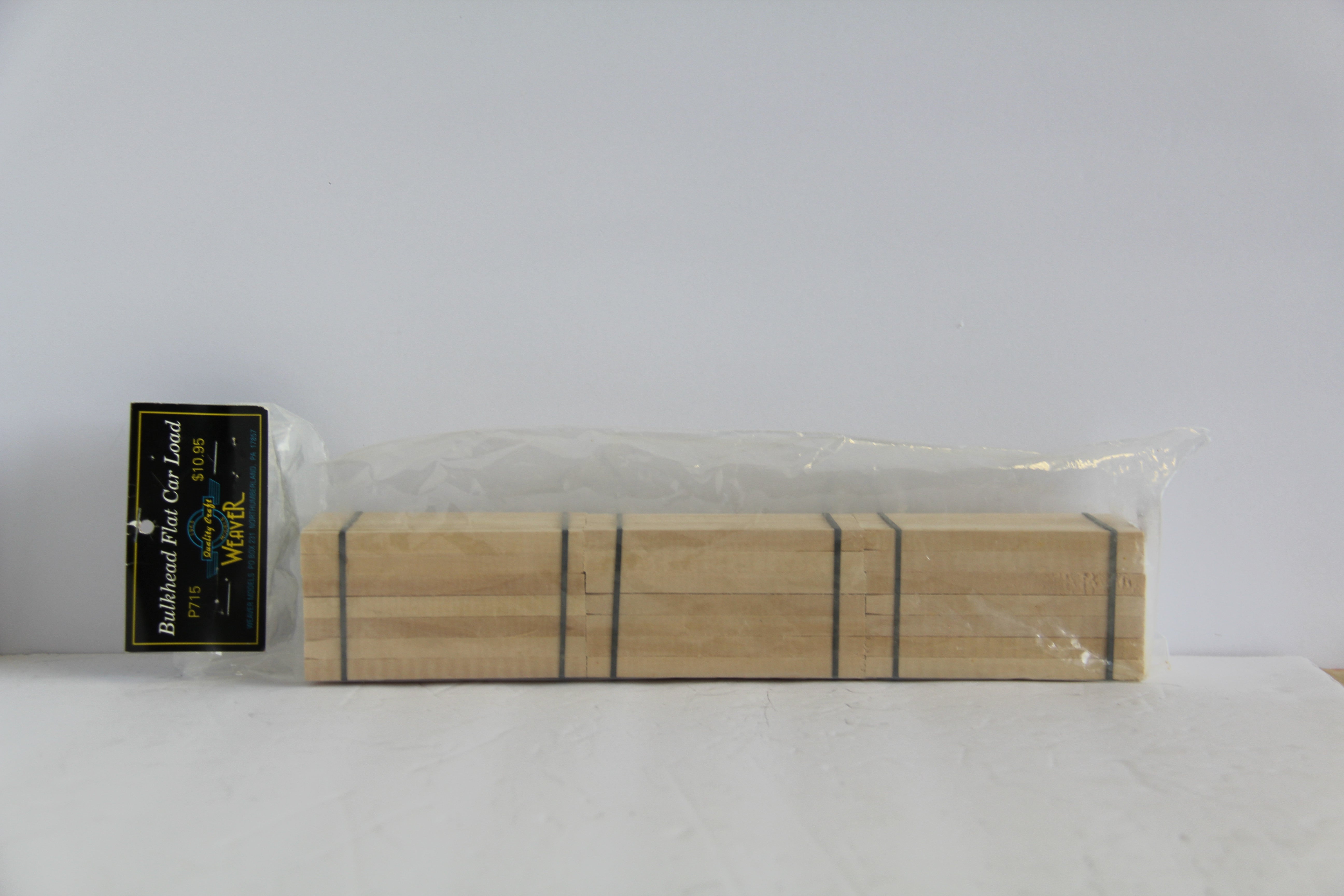 Weaver P715 Bulkhead Flat Car Load-Second hand-M6222 – MrMuffin'sTrains