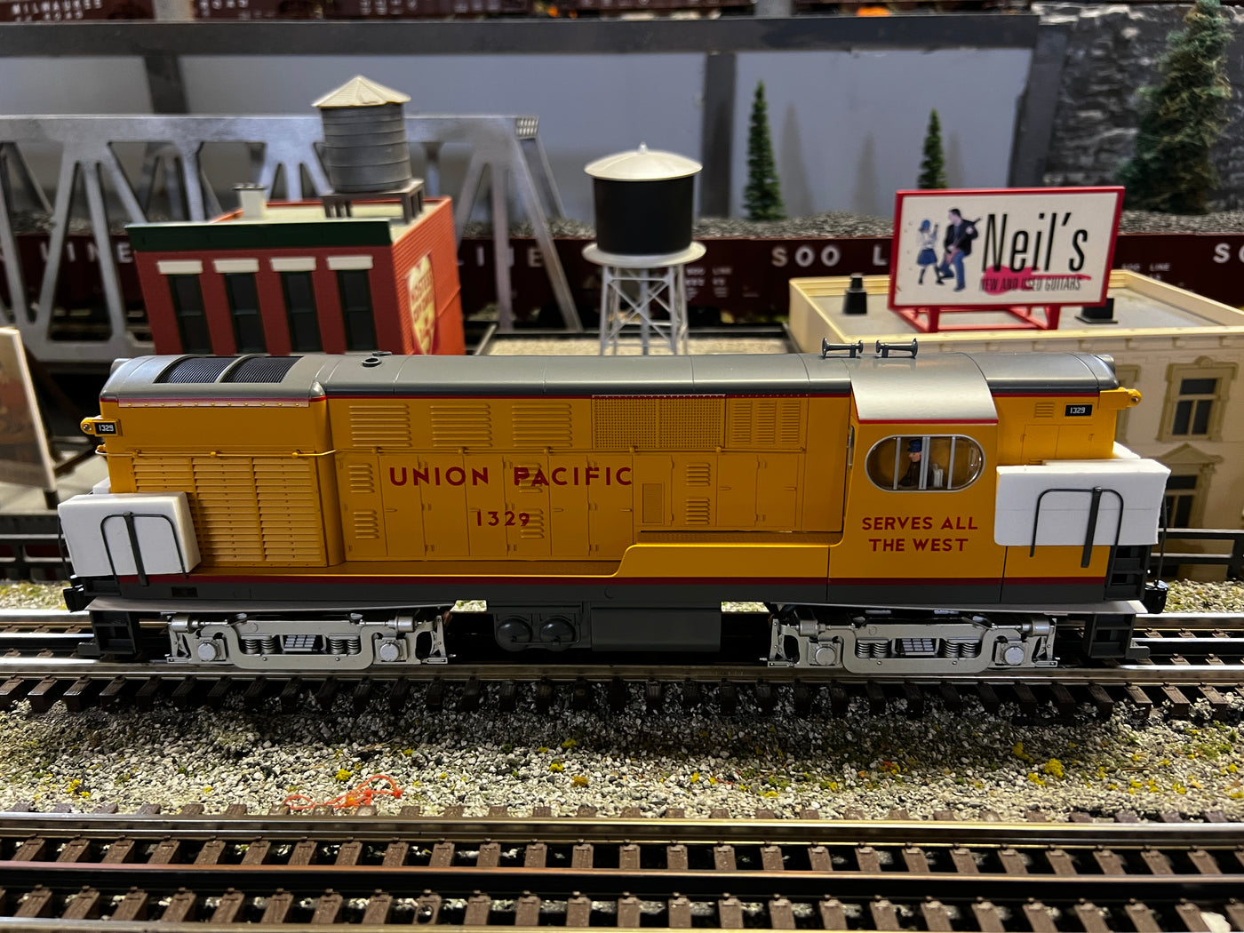 Lionel 2333301 - Legacy H15-44 Diesel Locomotive "Union Pacific" #1325 ...