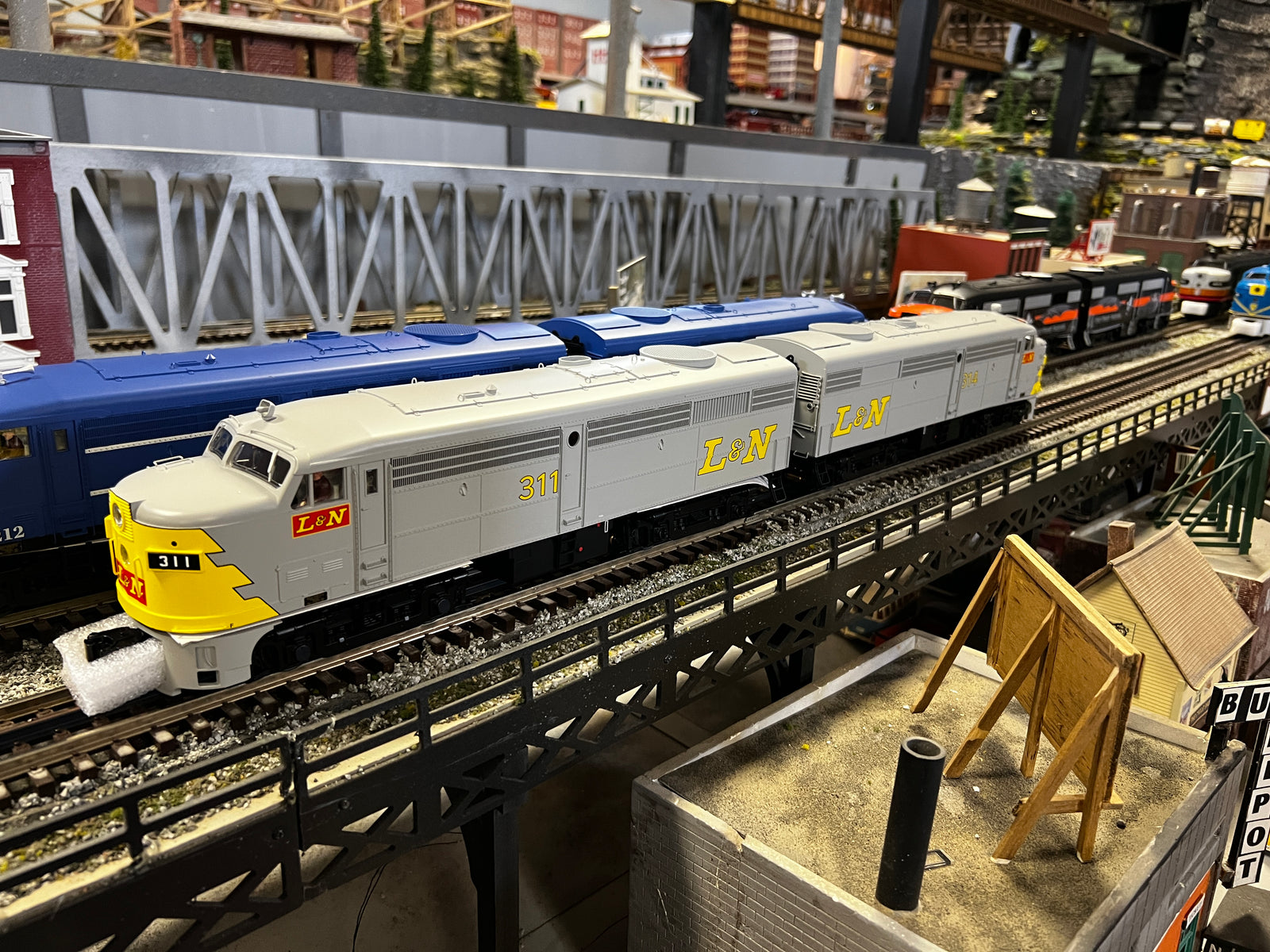 Lionel Diesel Engines - In Stock – Page 2 – MrMuffin'sTrains