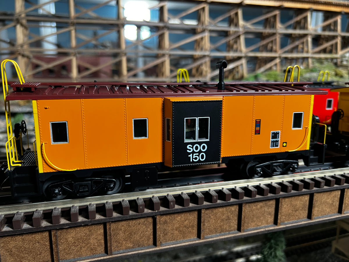 MTH 20-91787 - Premier - Bay Window Caboose "SOO Line" #150 - Custom r ...