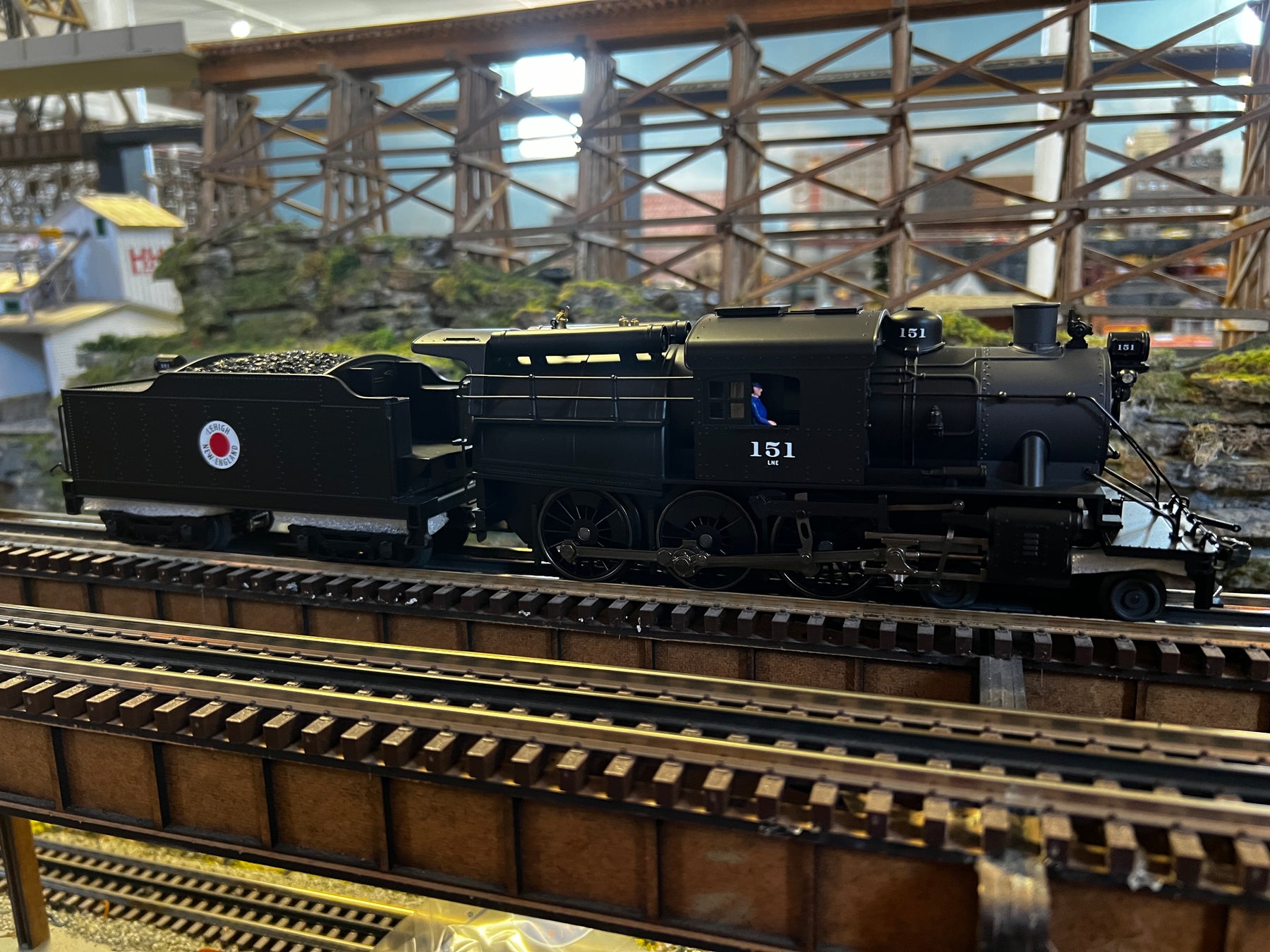 Lionel 2331570 - Legacy Camelback Steam Locomotive "Lehigh & New Engla ...