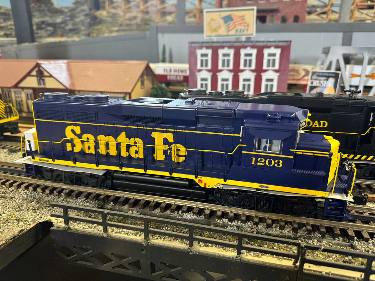 Lionel 2433151 - Legacy GP30 Diesel Engine "Santa Fe" #1203 – MrMuffin ...