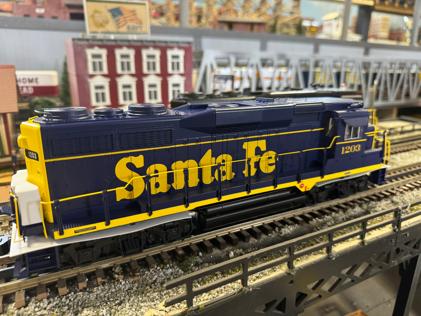 Lionel 2433151 - Legacy GP30 Diesel Engine "Santa Fe" #1203 – MrMuffin ...