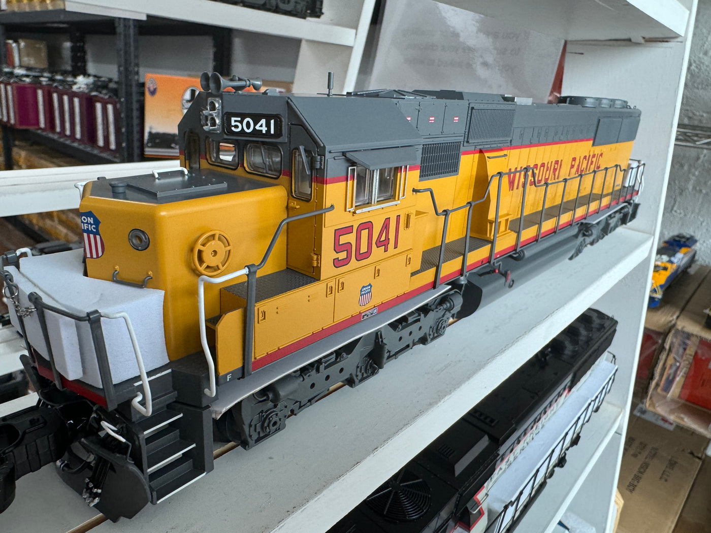 Lionel 2433272 - Legacy SD50 Diesel Engine "Missouri Pacific" #5041 ...