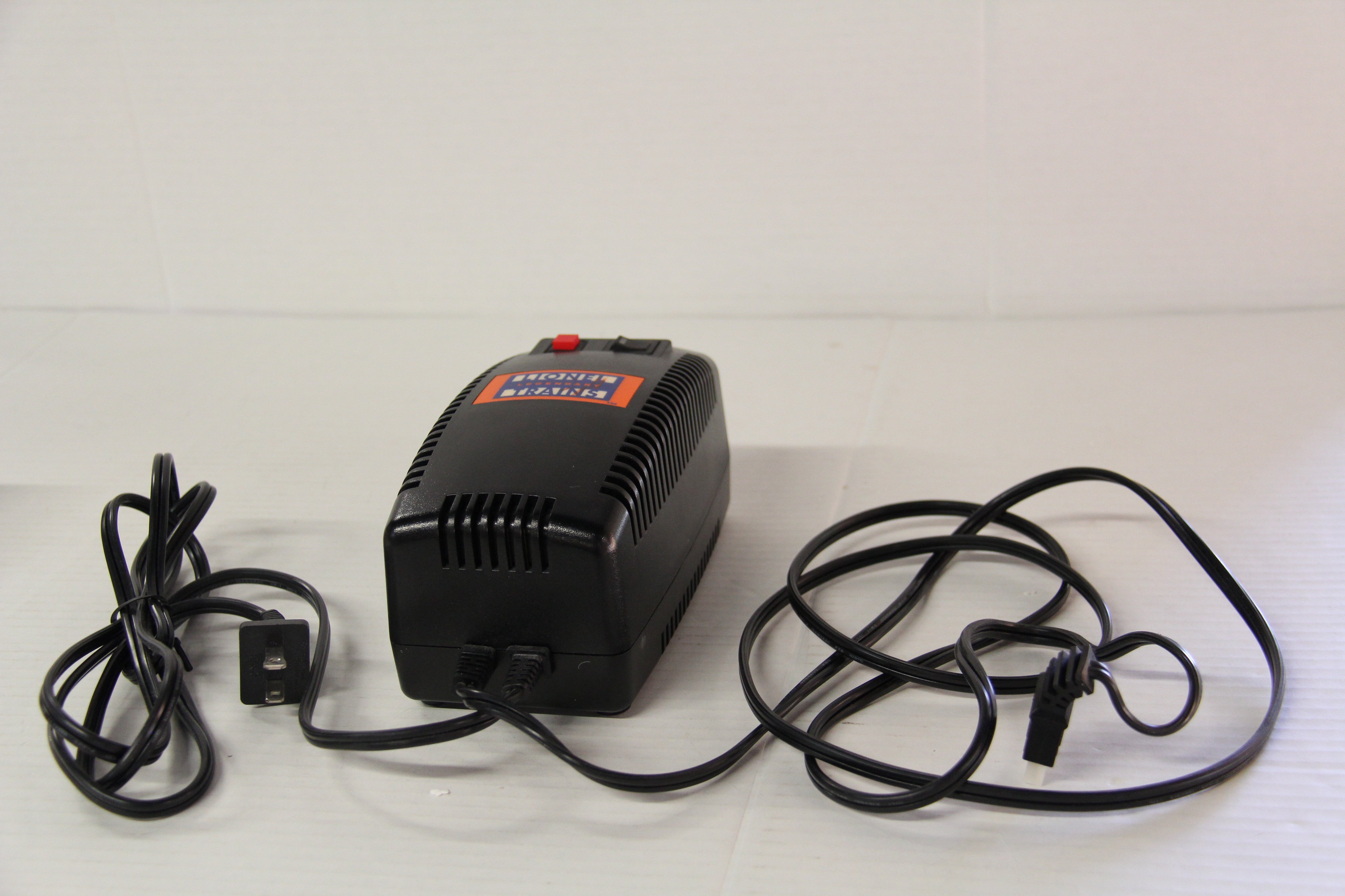 Lionel 6-22983 & 6-34120 -180 Watt Powerhouse Power Supply & TMCC Dire ...