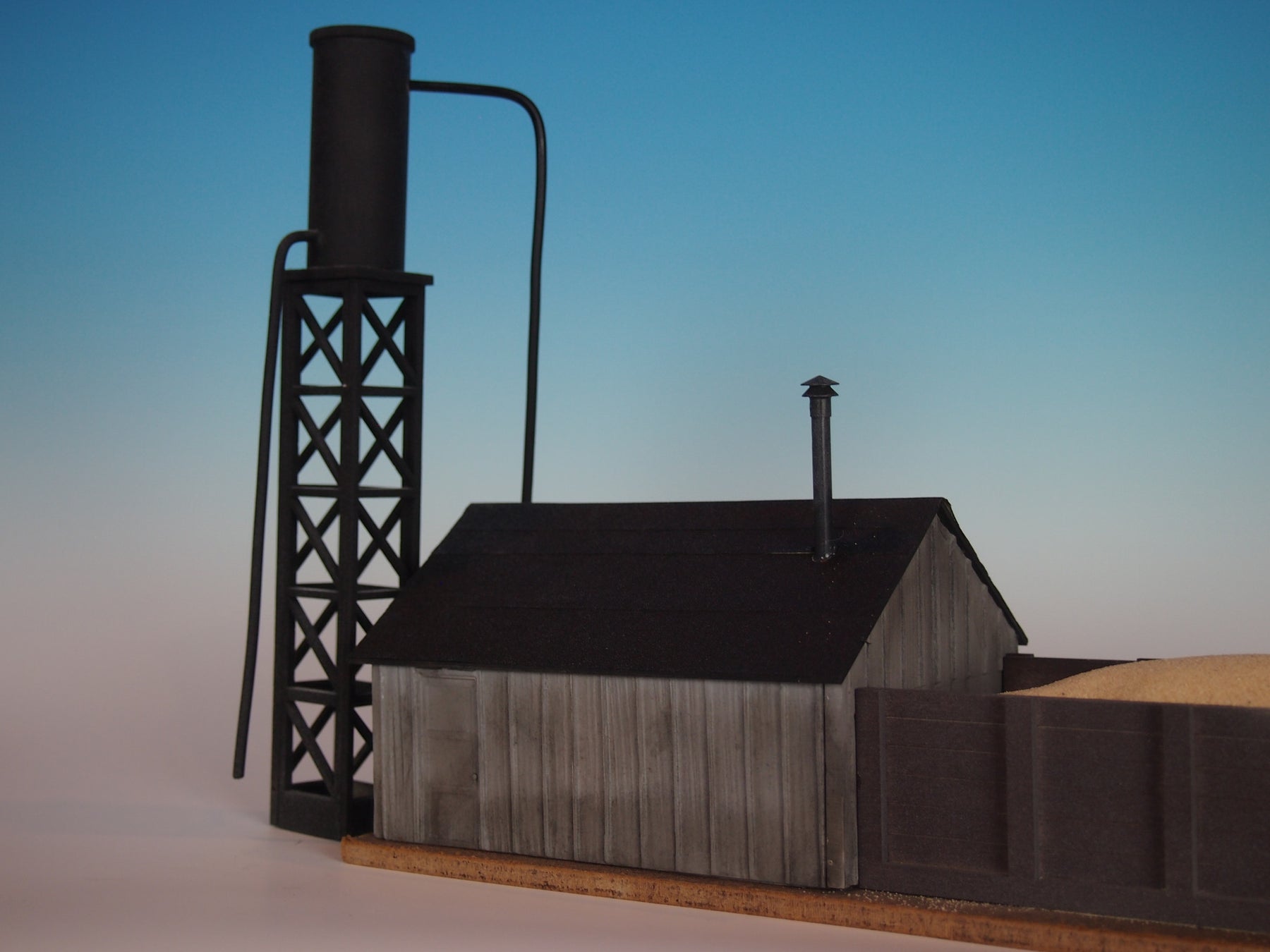 Korber Models #305 - O Scale - Sand House Kit – MrMuffin'sTrains