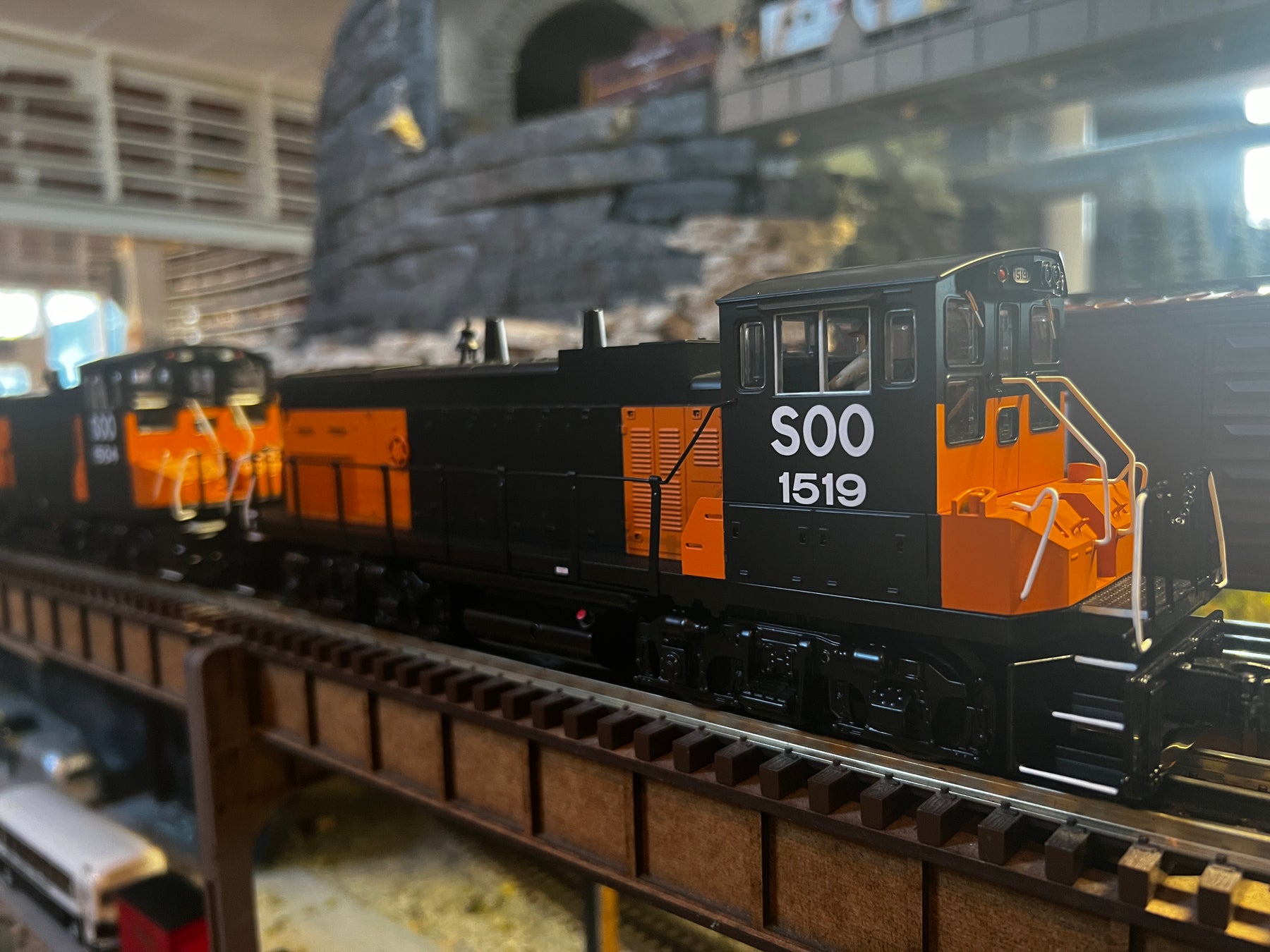 MTH 30-20969-1 - MP15AC Diesel Engine "SOO Line" (Milwaukee Repaint ...