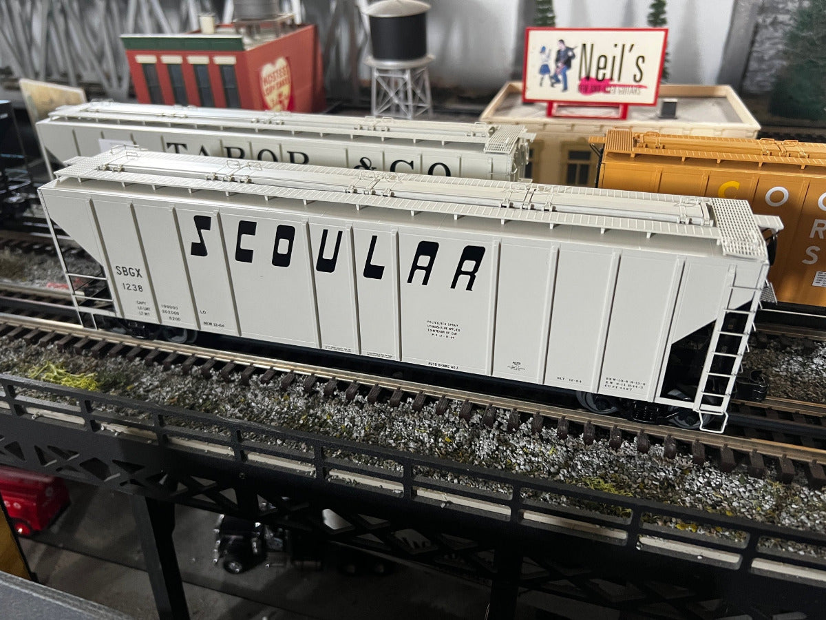 Atlas O 3001377 - PS-4427 Covered Hopper "Scoular" – MrMuffin'sTrains
